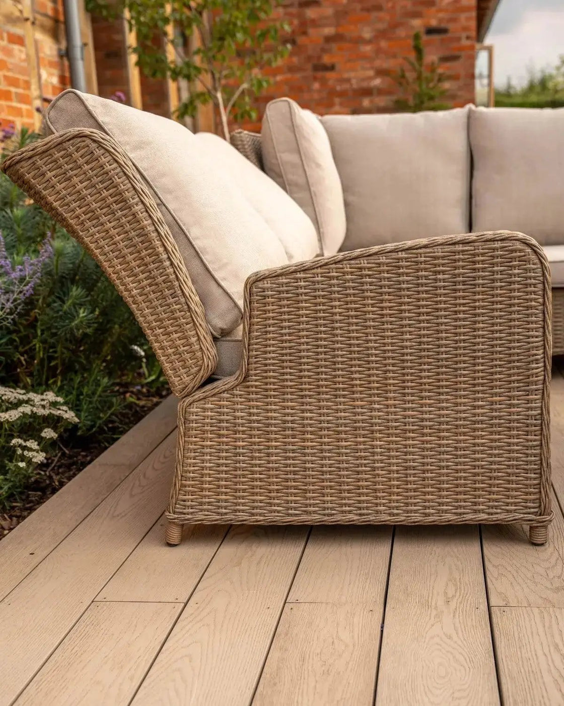 Kettler Derwent Right Hand Corner Reclining Set with Height Adjustable